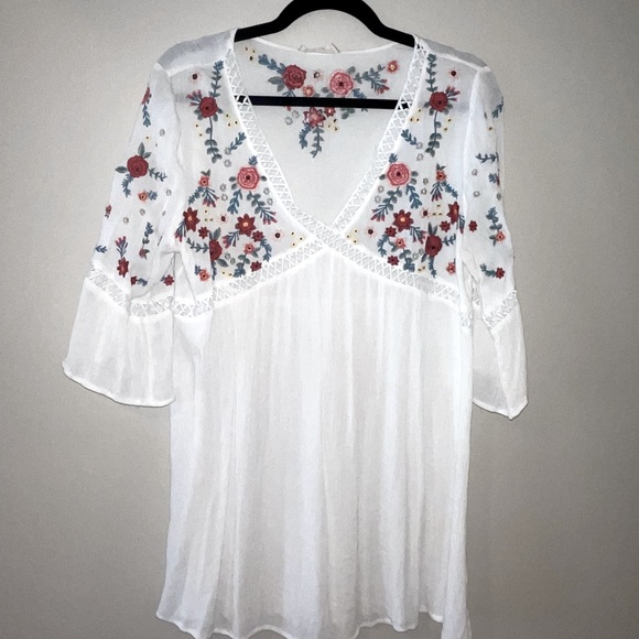 Altar'd State | Tops | Altard State 34 Sleeve Floral Embroidered Vneck ...